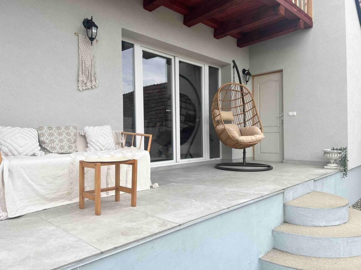 90 M² Huis ∙ 2 Slaapkamers ∙ 4 Gasten - Saschiz