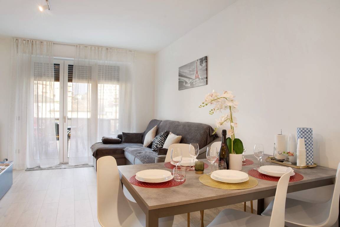 80 M² Apartament ∙ 3 Sypialnie ∙ 6 Gości - Tirano