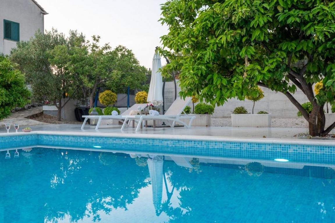 70 M² Ferienhaus ∙ 2 Schlafzimmer ∙ 4 Gäste - Šibenik