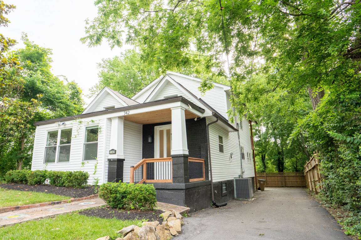 168 M² House ∙ 3 Bedrooms ∙ 10 Guests - Nashville, TN