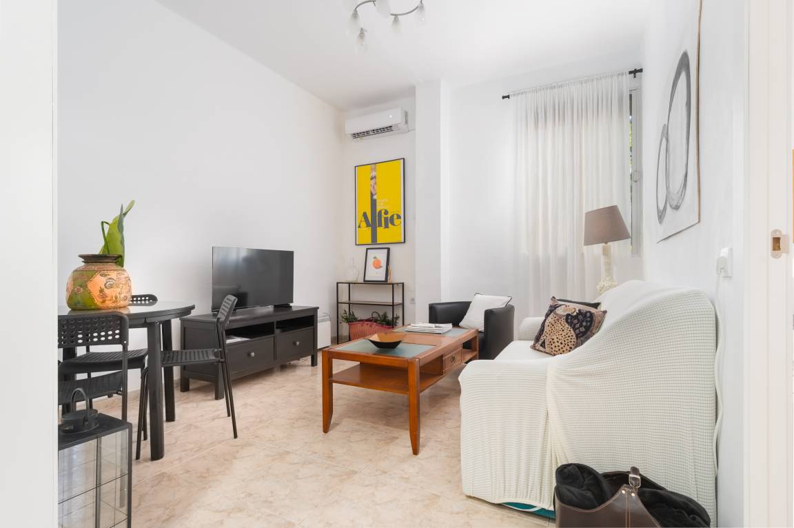 80 M² Apartamento ∙ 2 Habitaciones ∙ 4 Huéspedes - Dos Hermanas
