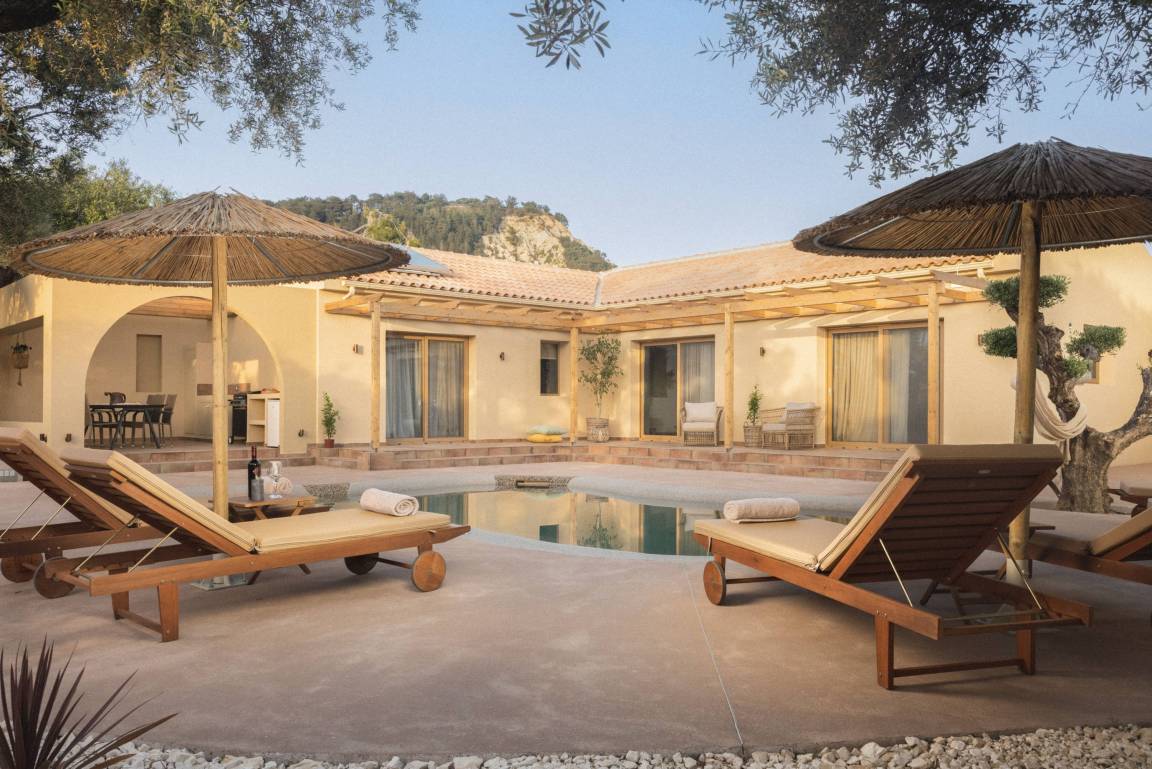 120 M² Villa ∙ 3 Bedrooms ∙ 7 Guests - Kalamaki