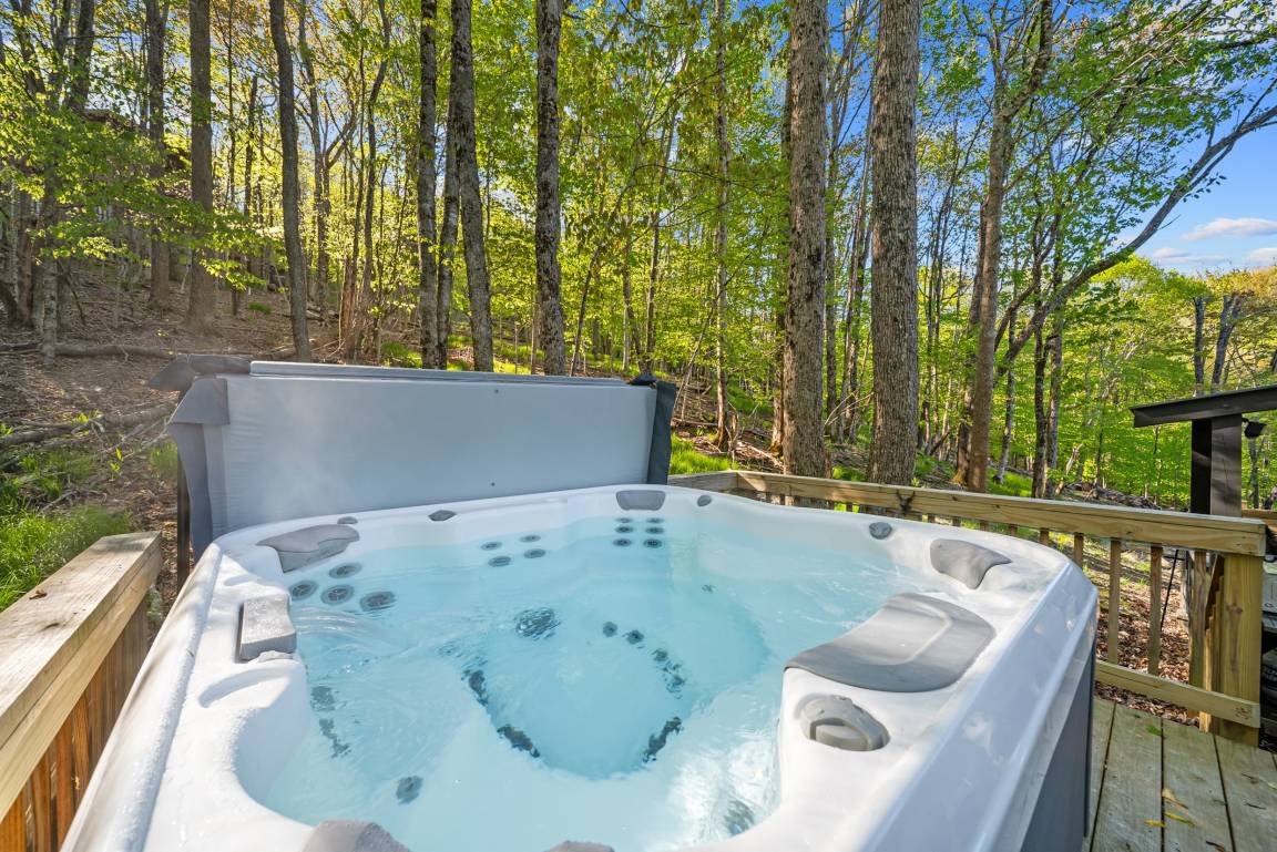 Cabin ∙ 3 Bedrooms ∙ 6 Guests - Beech Mountain, NC