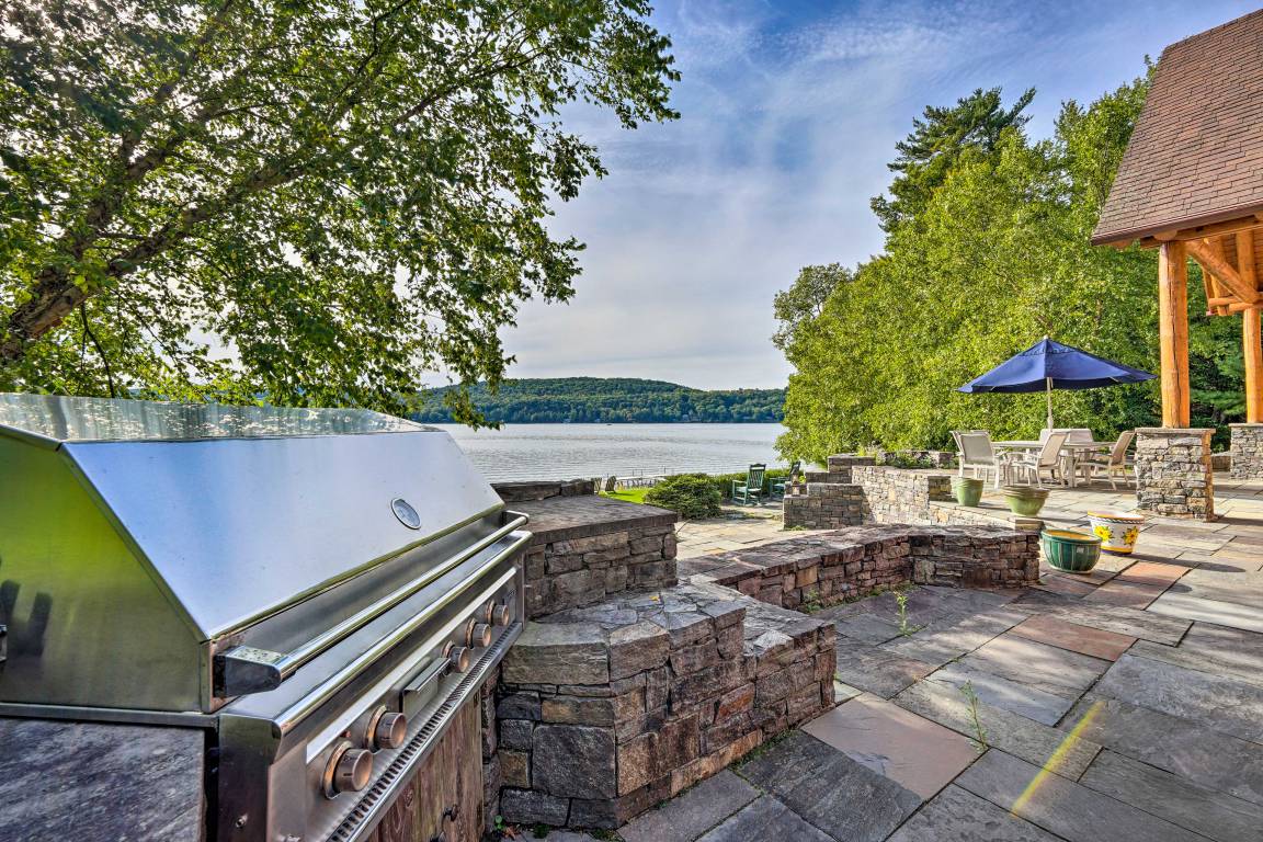 422 M² House ∙ 5 Bedrooms ∙ 8 Guests - Granville, NY