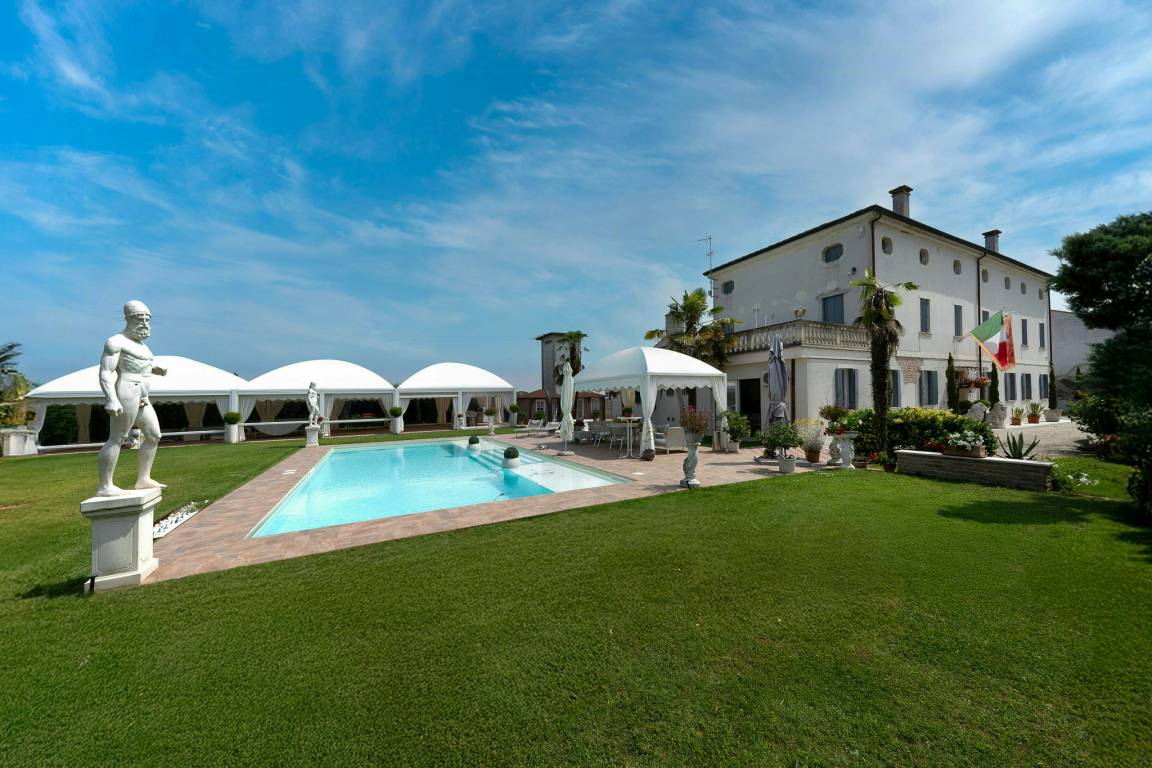 600 M² Huis ∙ 5 Slaapkamers ∙ 14 Gasten - Montagnana
