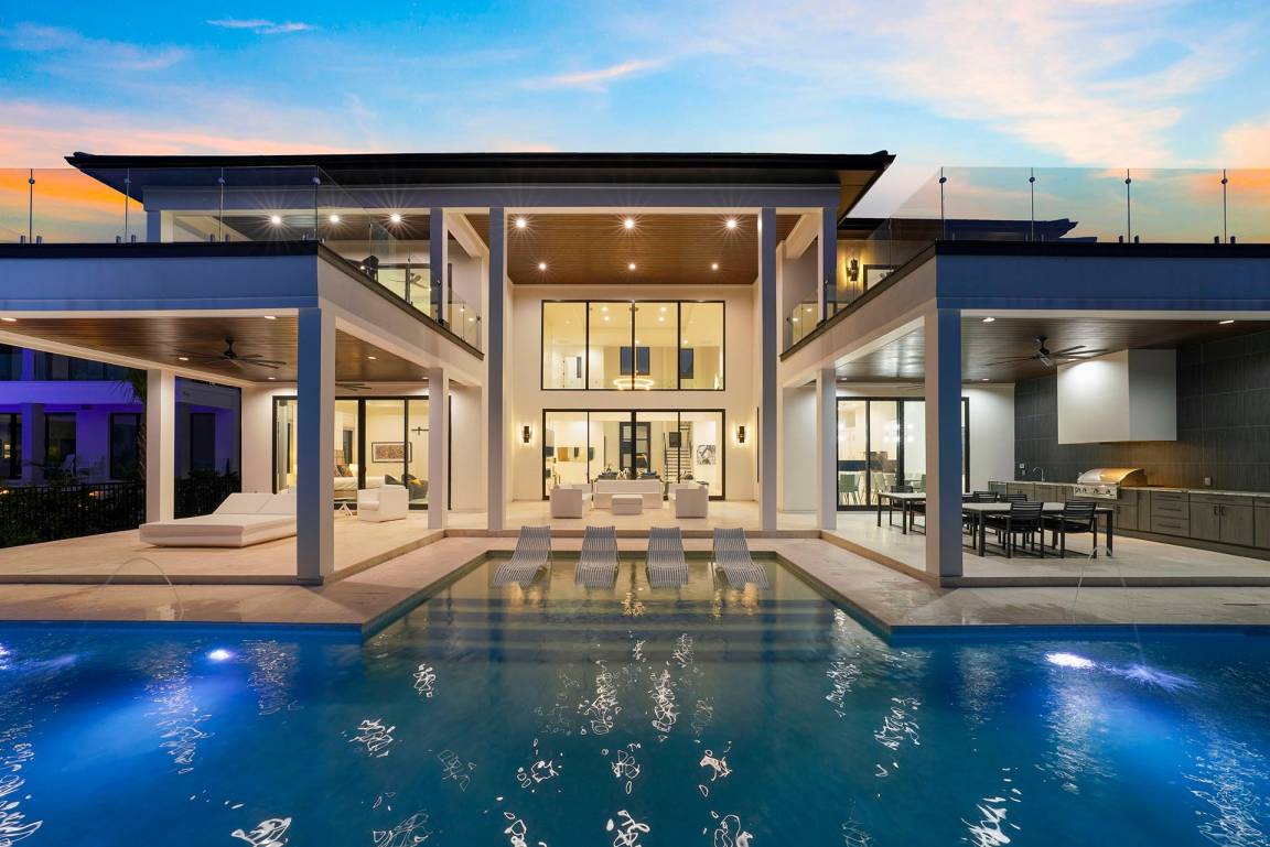709 M² House ∙ 8 Bedrooms ∙ 36 Guests - Miramar Beach, FL