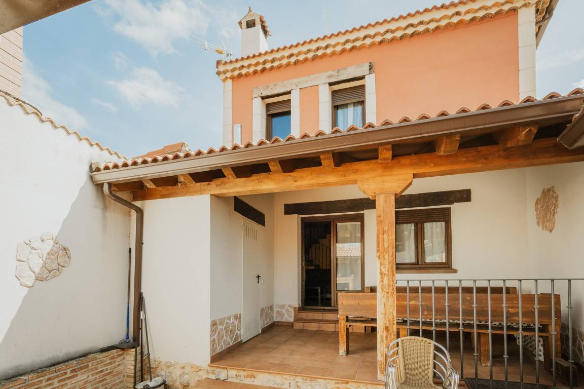 130 M² Casa ∙ 4 Habitaciones ∙ 9 Huéspedes - Ayllón