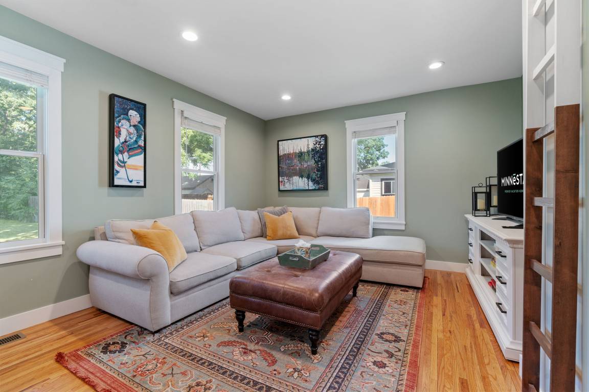 160 M² House ∙ 3 Bedrooms ∙ 6 Guests - Eden Prairie, MN