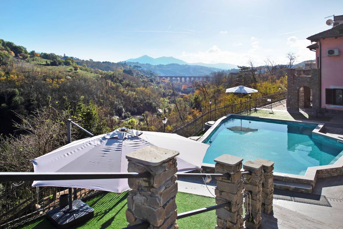 120 M² House ∙ 2 Bedrooms ∙ 4 Guests - Genoa