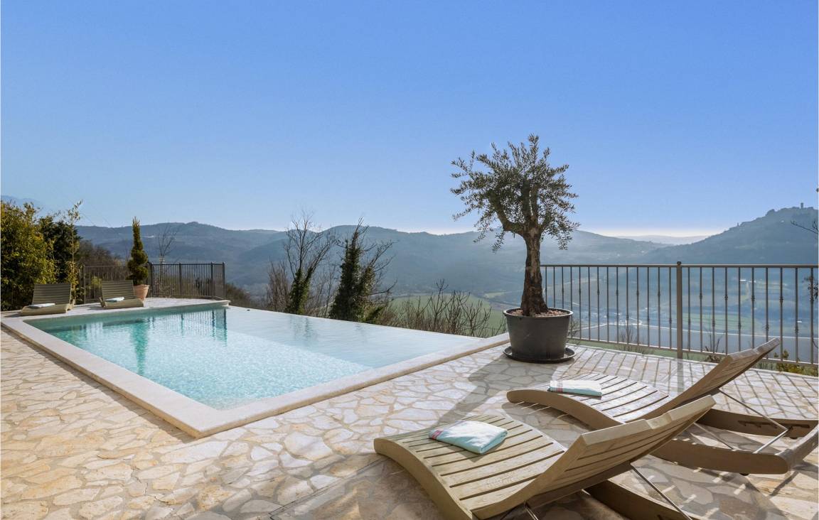 180 M² House ∙ 3 Bedrooms ∙ 6 Guests - Motovun