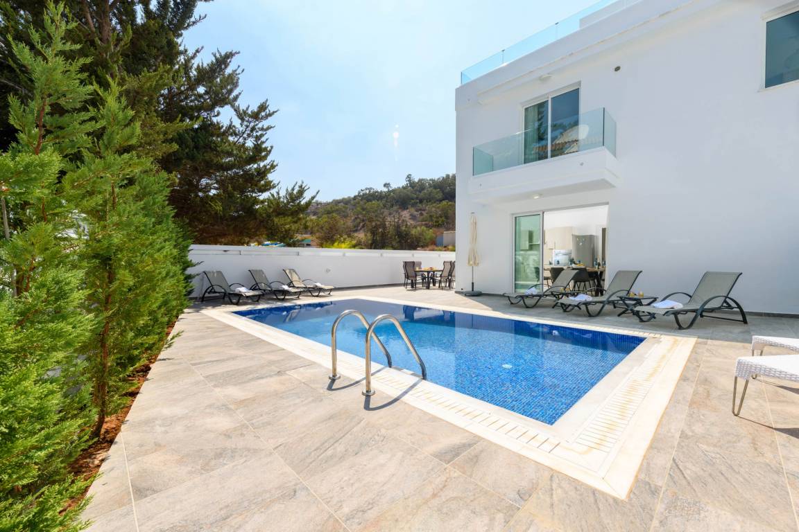 185 M² Willa ∙ 4 Sypialnie ∙ 8 Gości - Protaras