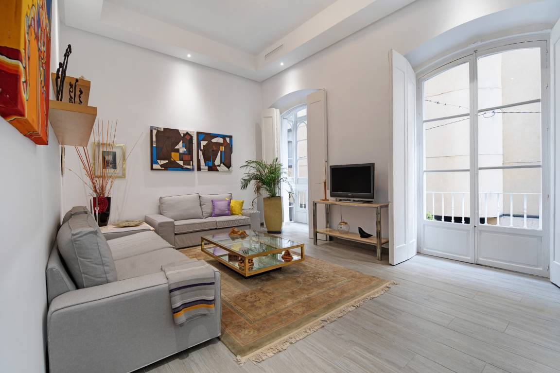 82 M² Apartamento ∙ 2 Habitaciones ∙ 4 Huéspedes - Cádiz