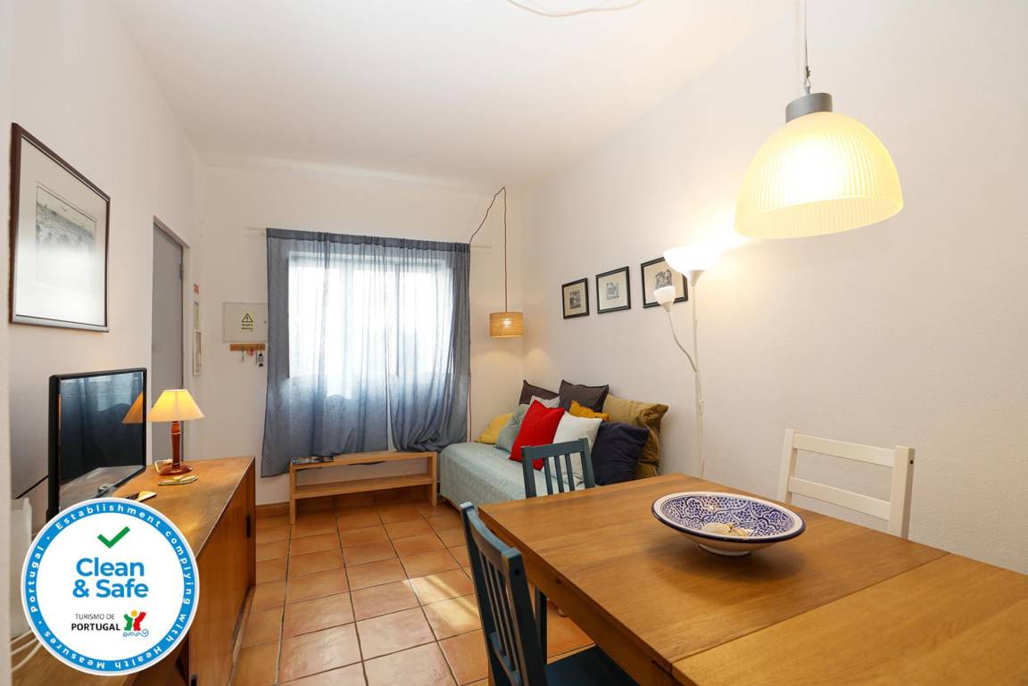 65 M² House ∙ 2 Bedrooms ∙ 5 Guests - Lagos