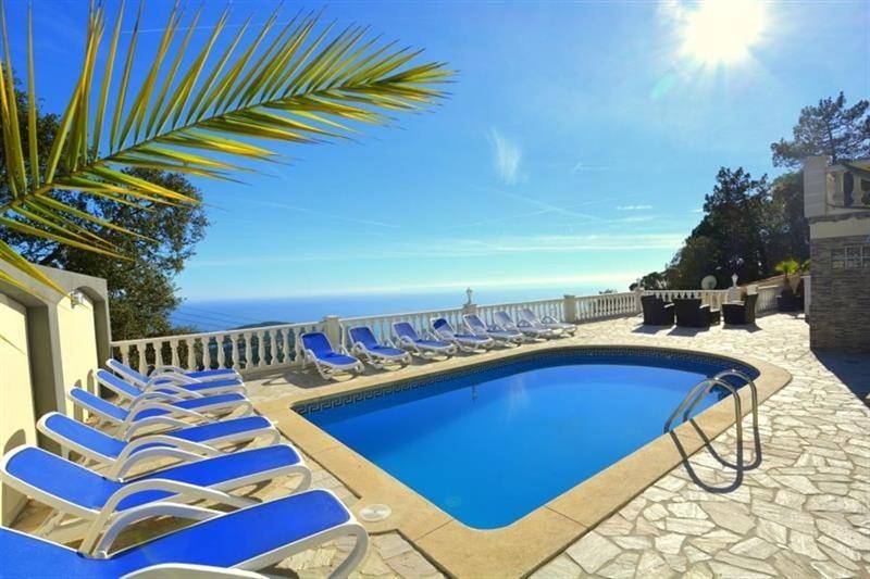 250 M² Villa ∙ 9 Chambres ∙ 17 Personnes - Blanes