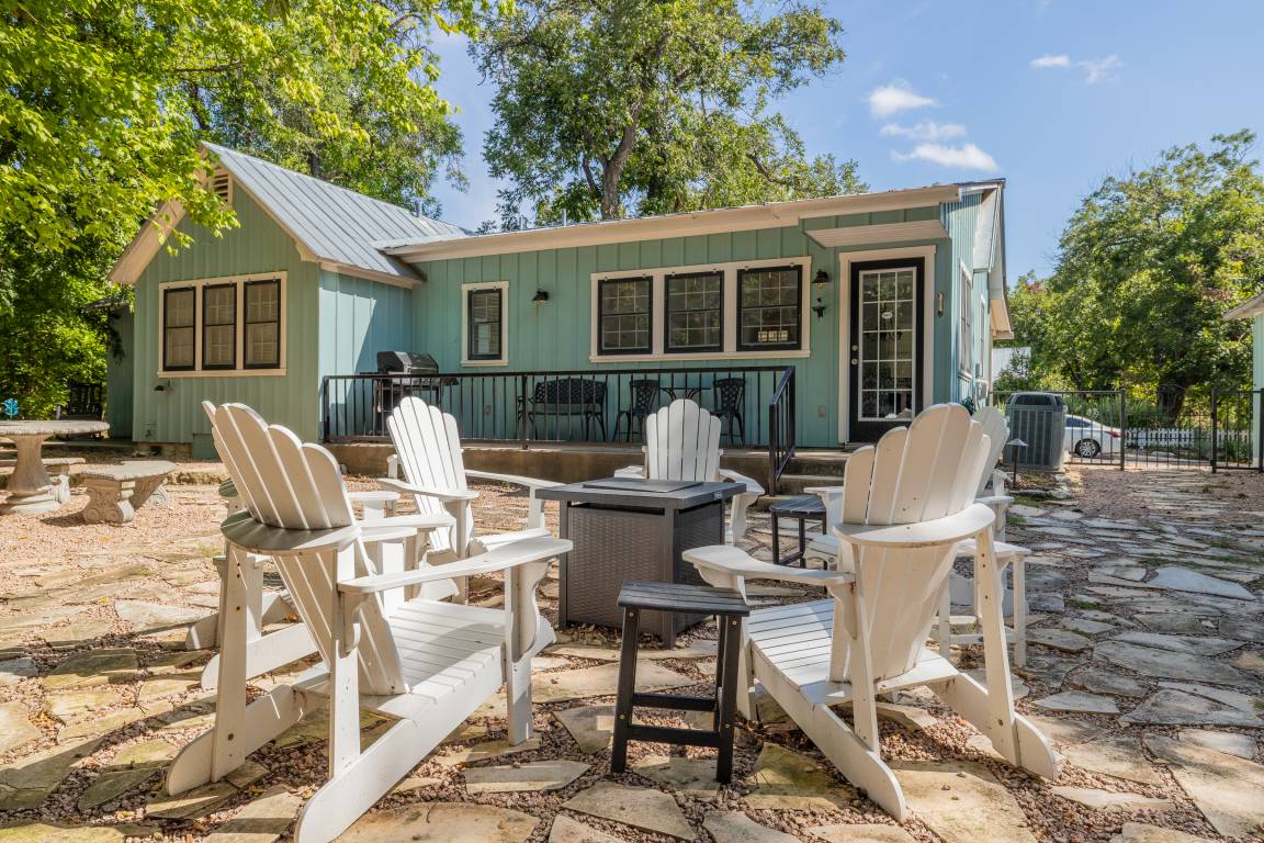 House ∙ 3 Bedrooms ∙ 6 Guests - Fredericksburg, TX