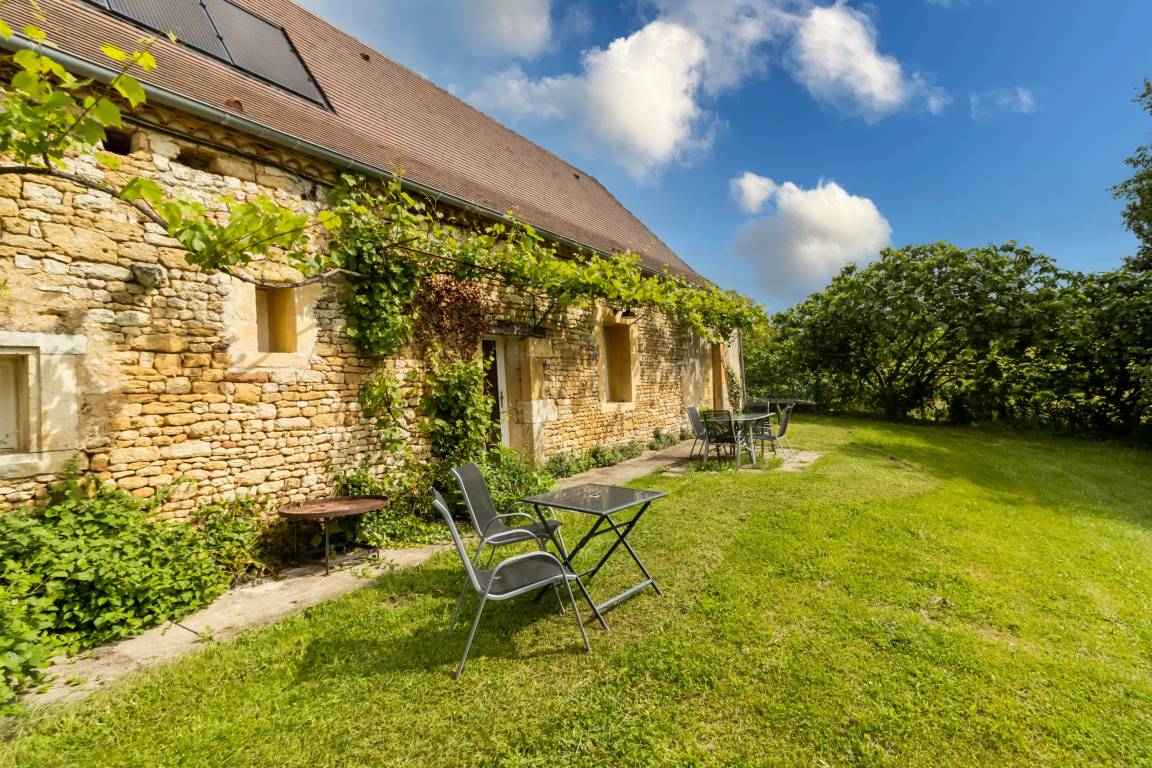 200 M² Ferienhaus ∙ 2 Schlafzimmer ∙ 6 Gäste - Montignac