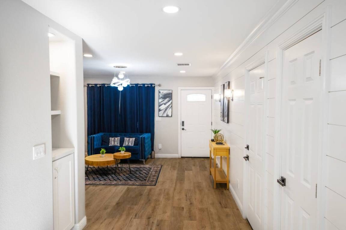 1025 M² House ∙ 3 Bedrooms ∙ 8 Guests - Escondido, CA