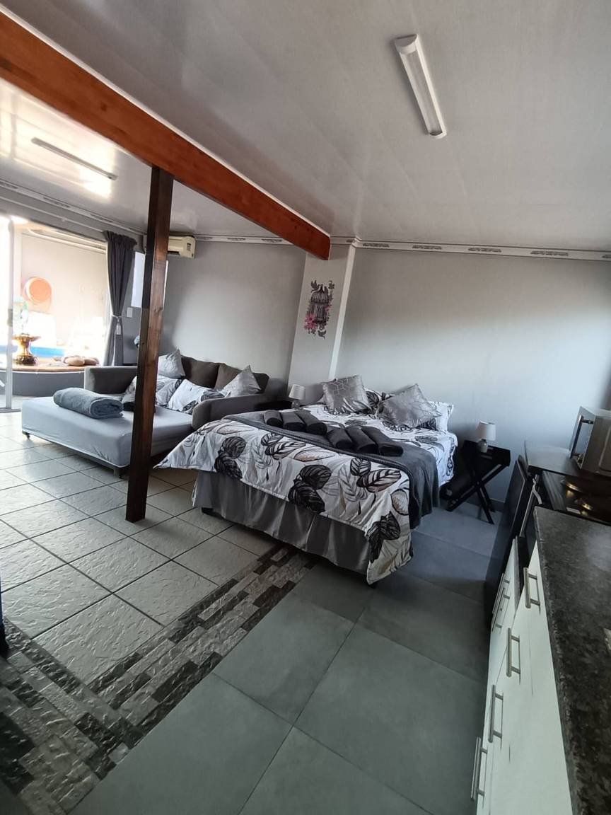 36 M² Studio Flat ∙ 1 Bedroom ∙ 4 Guests - Amanzimtoti