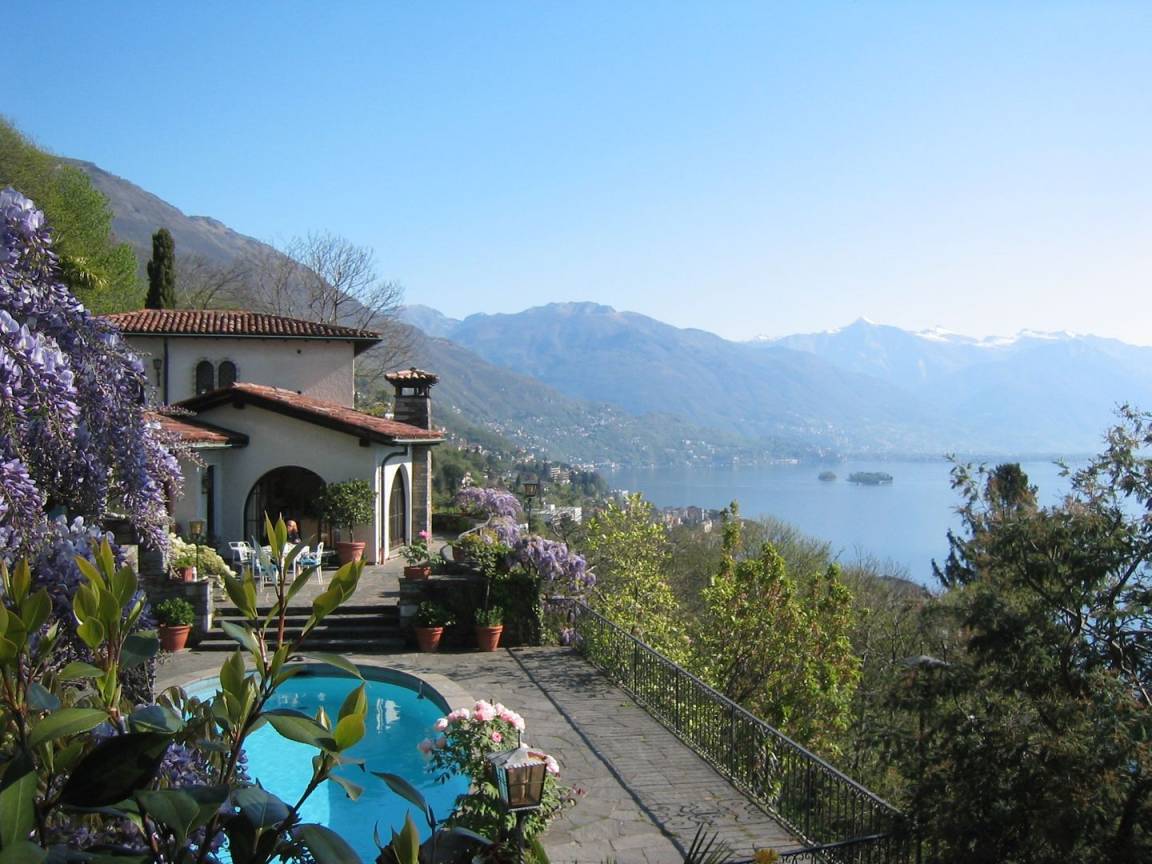 240 M² Talo ∙ 4 Makuuhuonetta ∙ 8 Vierasta - Brissago TI