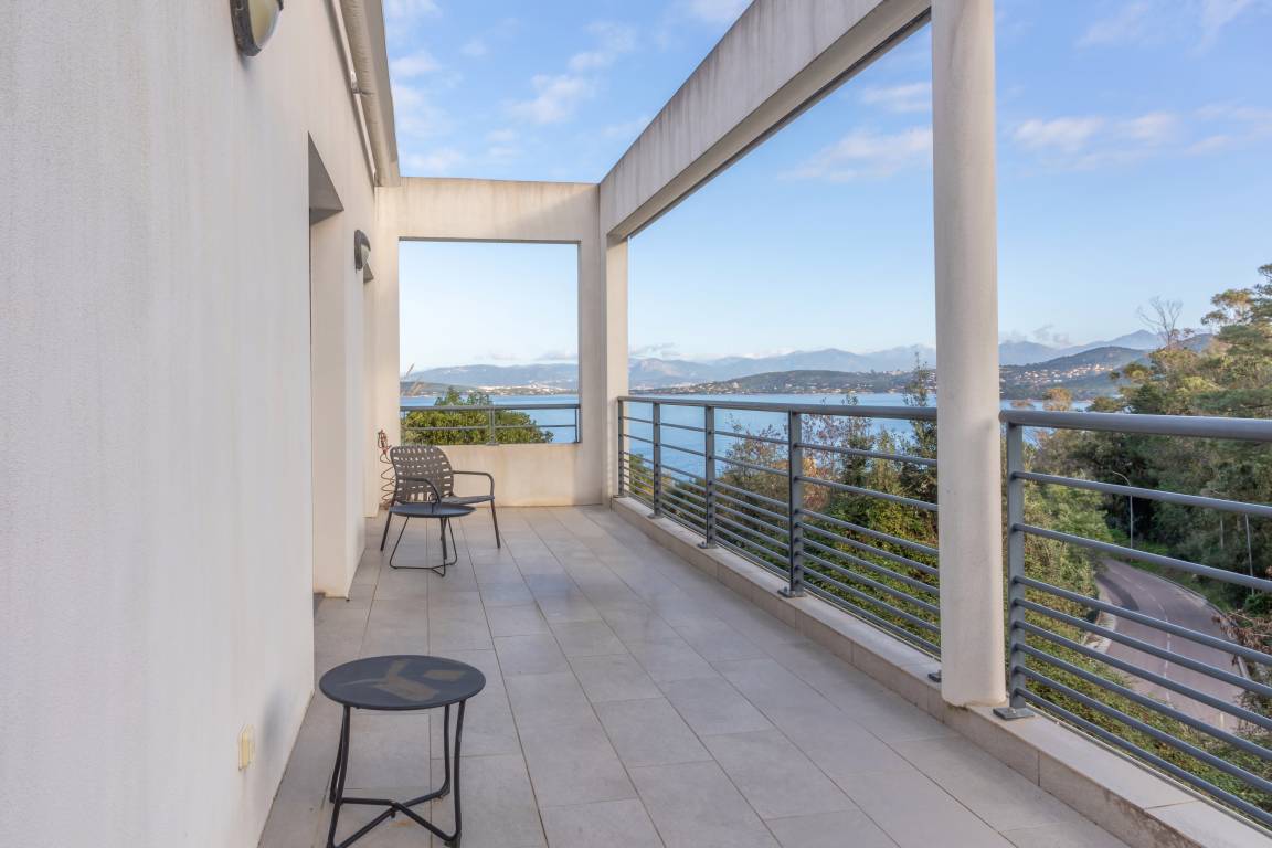 80 M² Apartamento ∙ 3 Habitaciones ∙ 6 Huéspedes - Coti-Chiavari