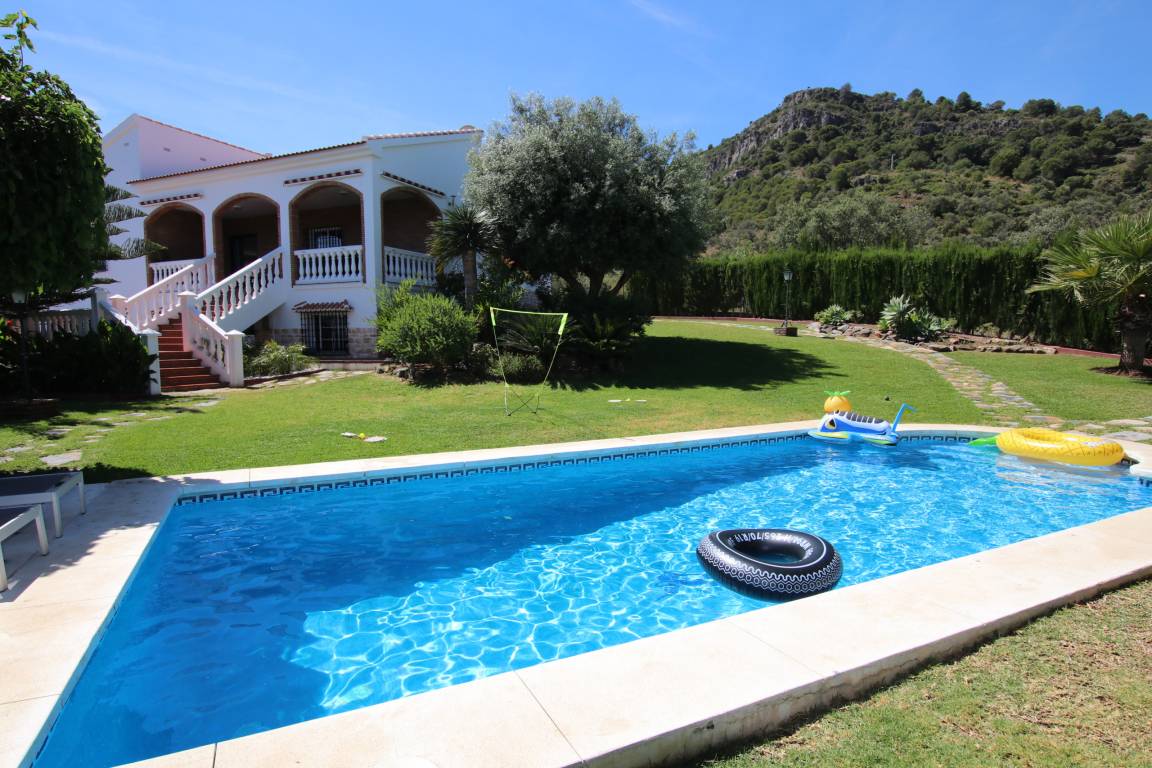 350 M² Villa ∙ 6 Habitaciones ∙ 14 Huéspedes - Alhaurín de la Torre