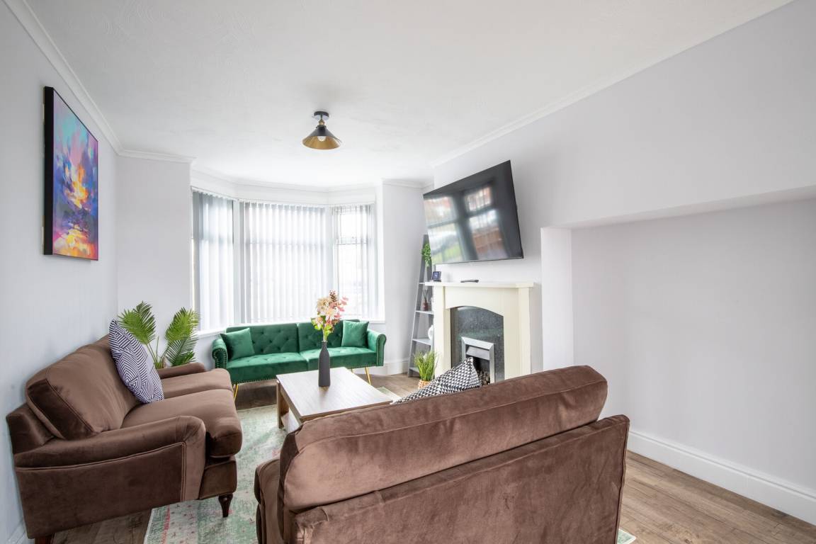 73 M² House ∙ 3 Bedrooms ∙ 5 Guests - Rugby