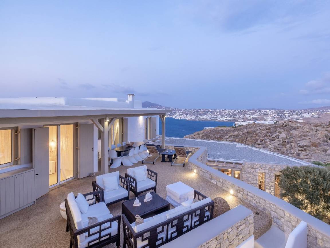 Villa ∙ 6 Bedrooms ∙ 12 Guests - Mykonos Region