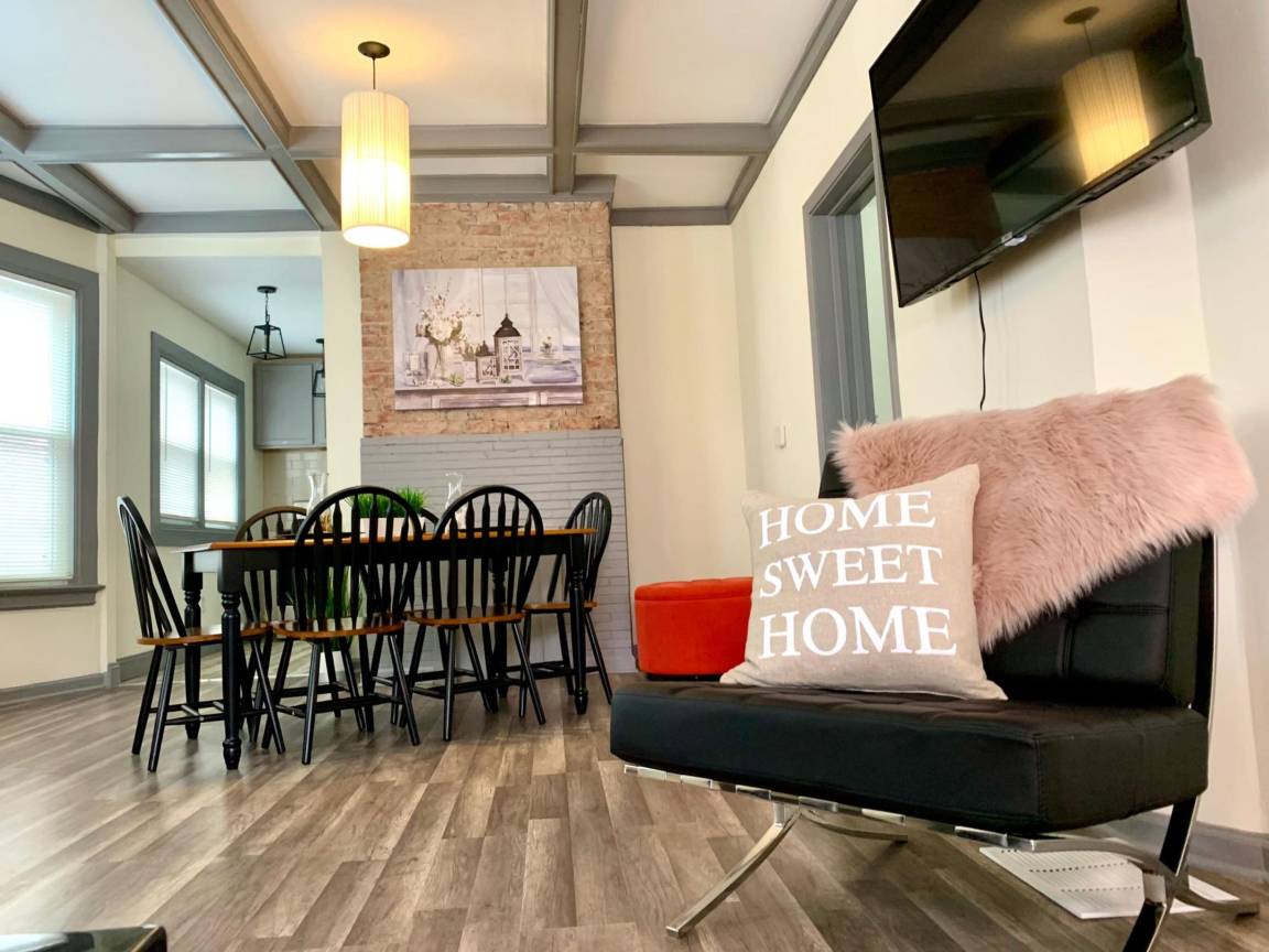 House ∙ 6 Bedrooms ∙ 11 Guests - Niagara Falls, NY