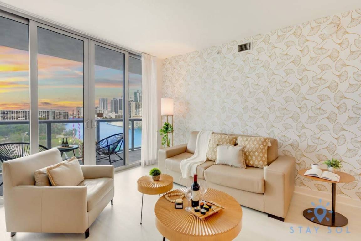 Apartment ∙ 2 Bedrooms ∙ 6 Guests - Sunny Isles Beach
