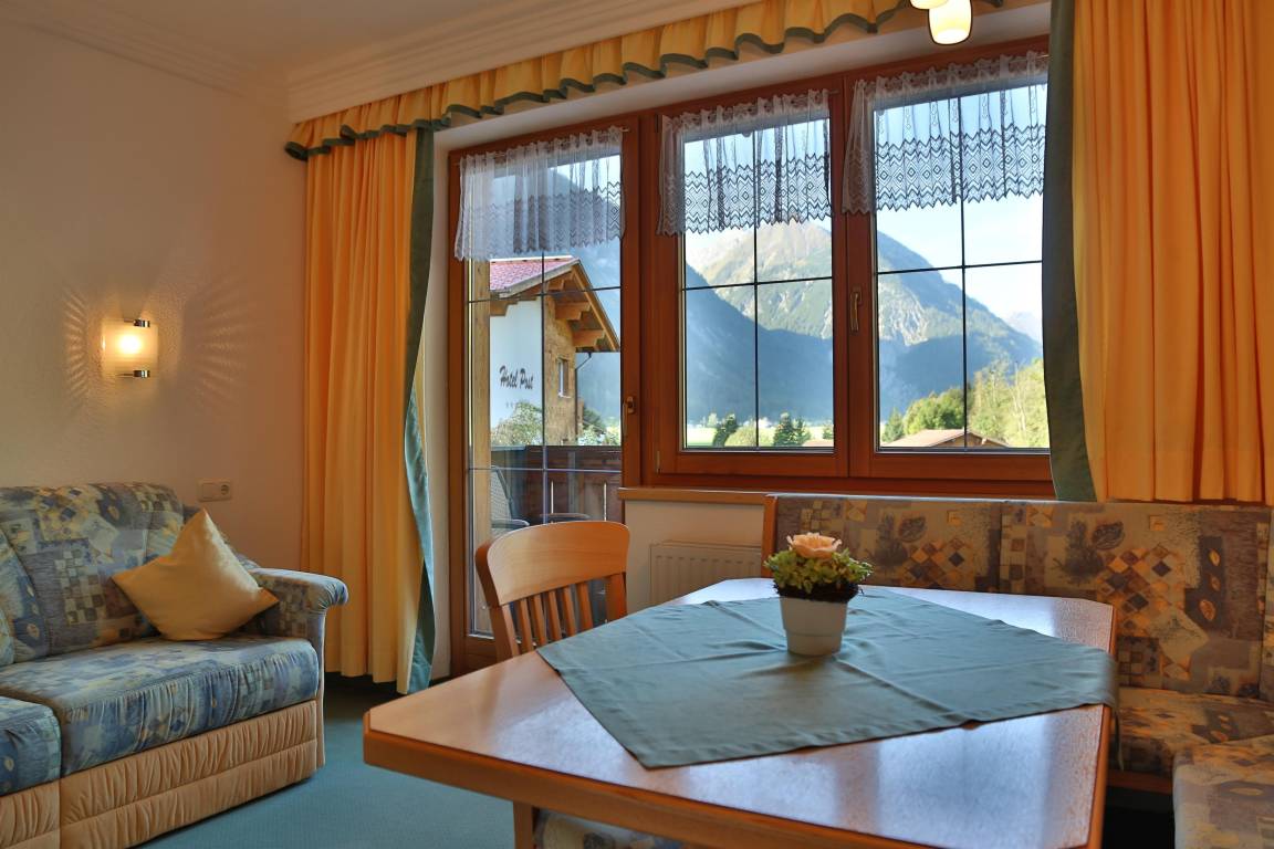 63 M² Apartment ∙ 2 Bedrooms ∙ 4 Guests - Elbigenalp