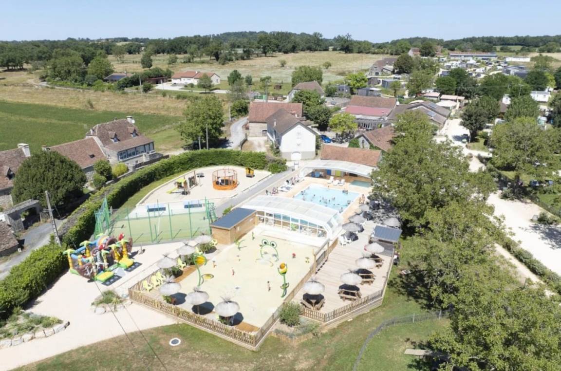 37 M² Camping ∙ 2 Chambres ∙ 6 Personnes - Gramat