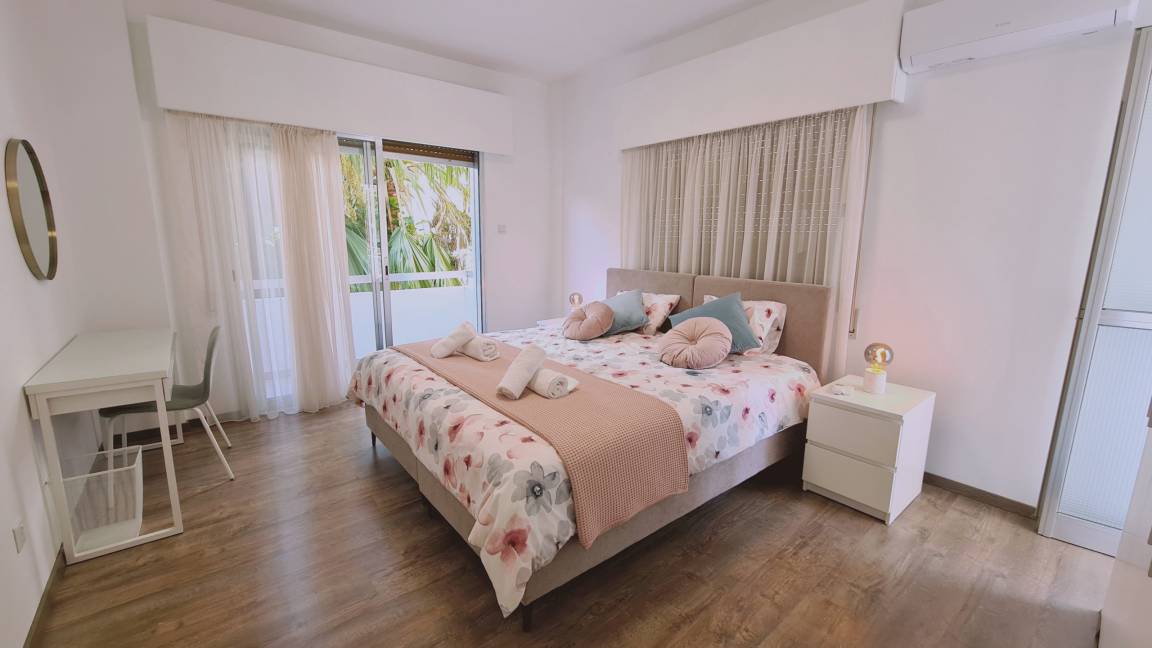 96 M² Apartamento ∙ 2 Habitaciones ∙ 4 Huéspedes - Limasol