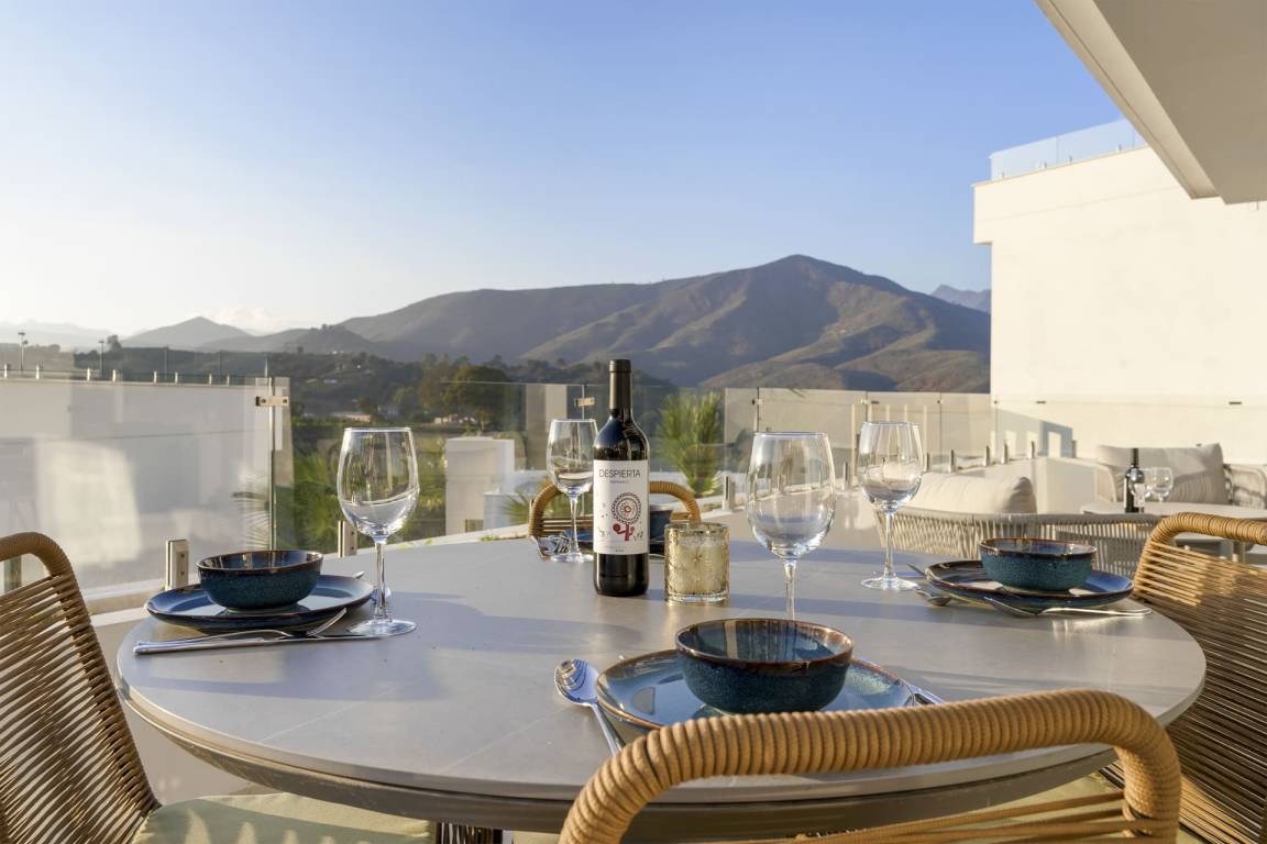 200 M² Villa ∙ 4 Slaapkamers ∙ 8 Gasten - Monda