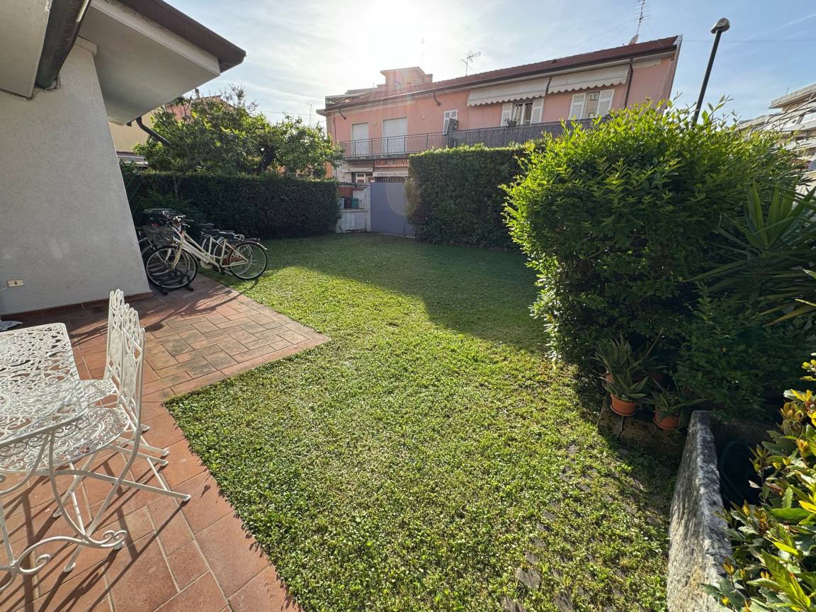 House ∙ 2 Bedrooms ∙ 6 Guests - Carrara