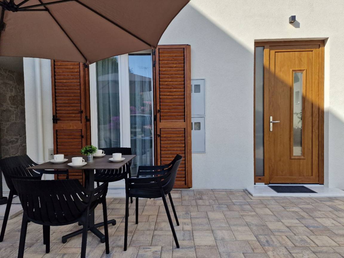 55 M² Ferienhaus ∙ 2 Schlafzimmer ∙ 4 Gäste - Primošten