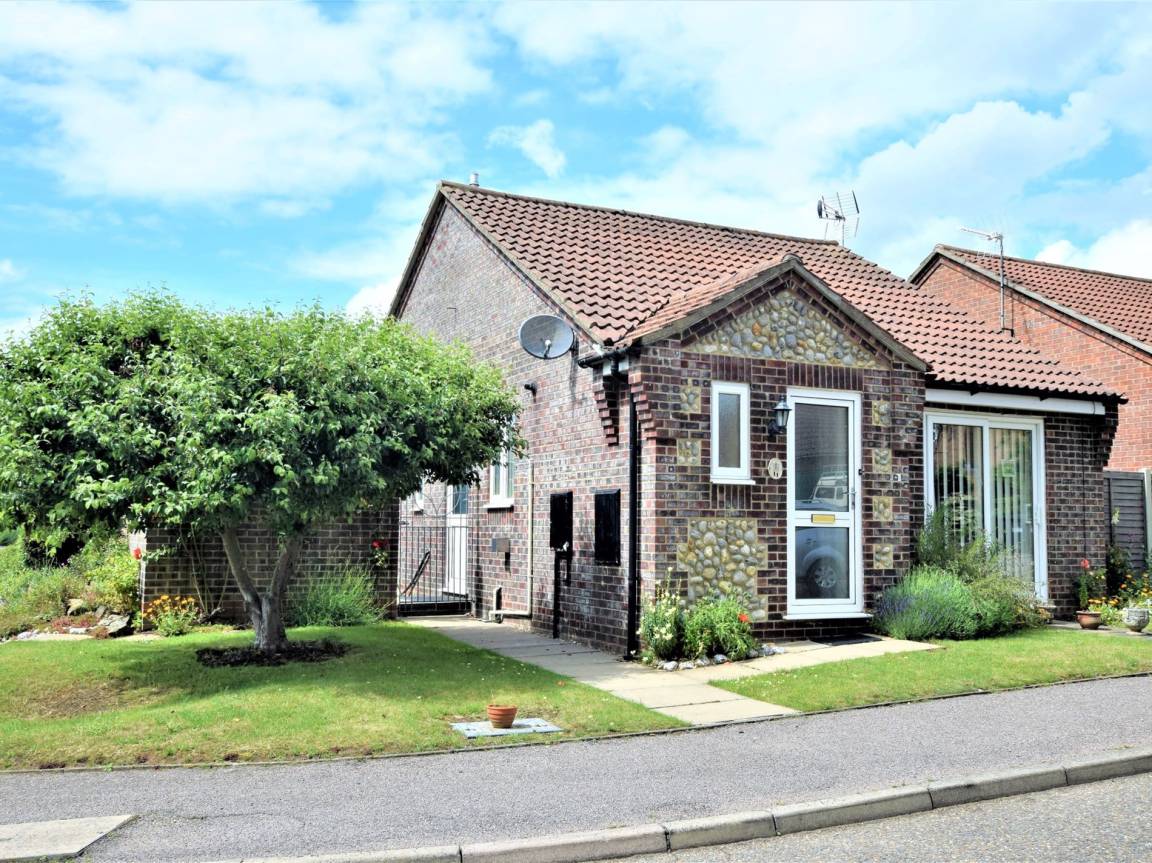 Cottage ∙ 2 Bedrooms ∙ 4 Guests - Mundesley
