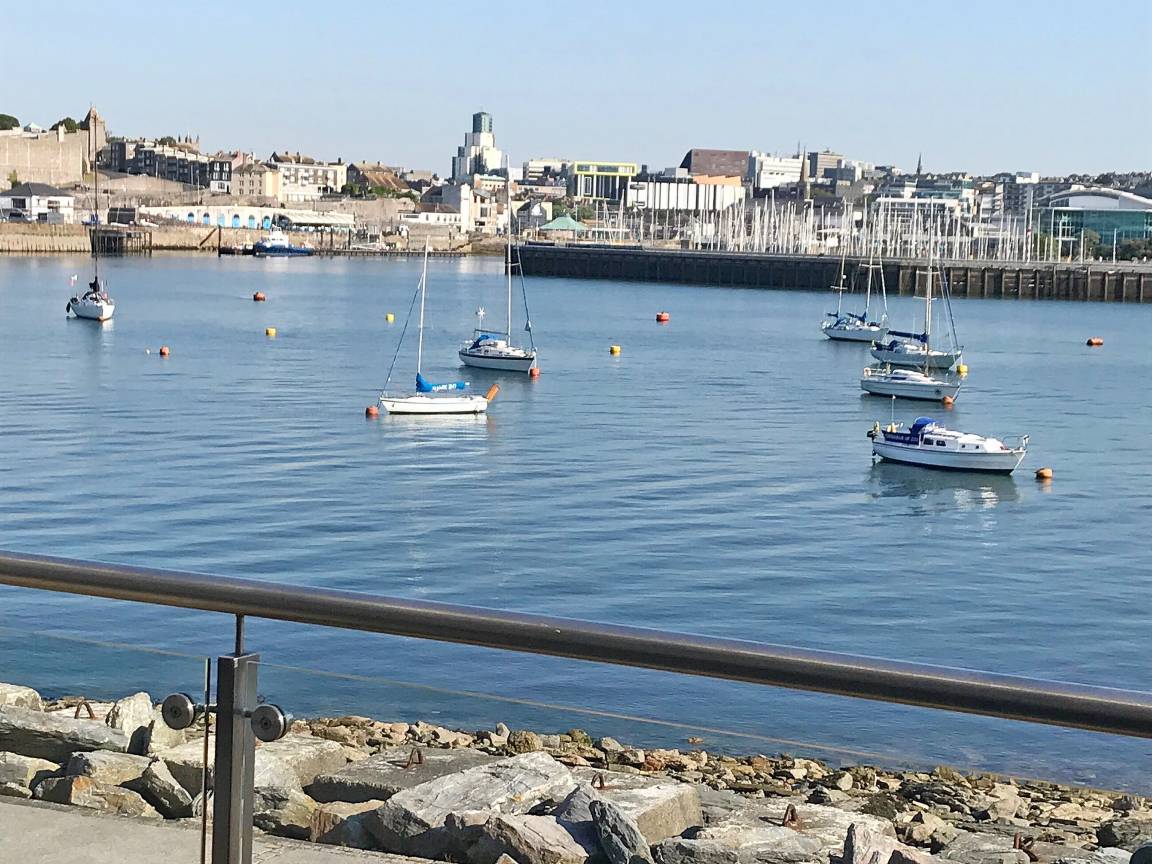 Cottage ∙ 3 Bedrooms ∙ 6 Guests - Plymouth