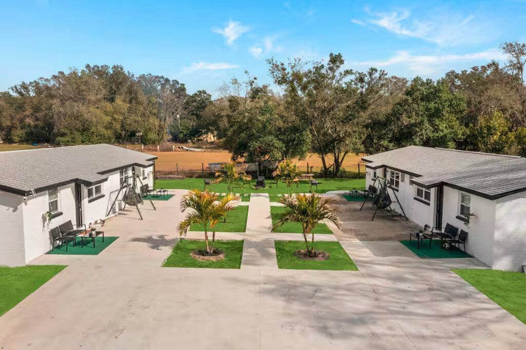 House ∙ 2 Bedrooms ∙ 4 Guests - Plant City, FL