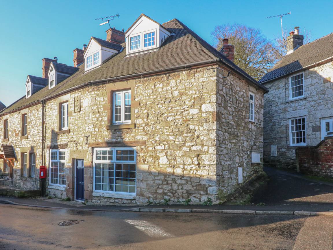 Cottage ∙ 4 Bedrooms ∙ 8 Guests - Castleton