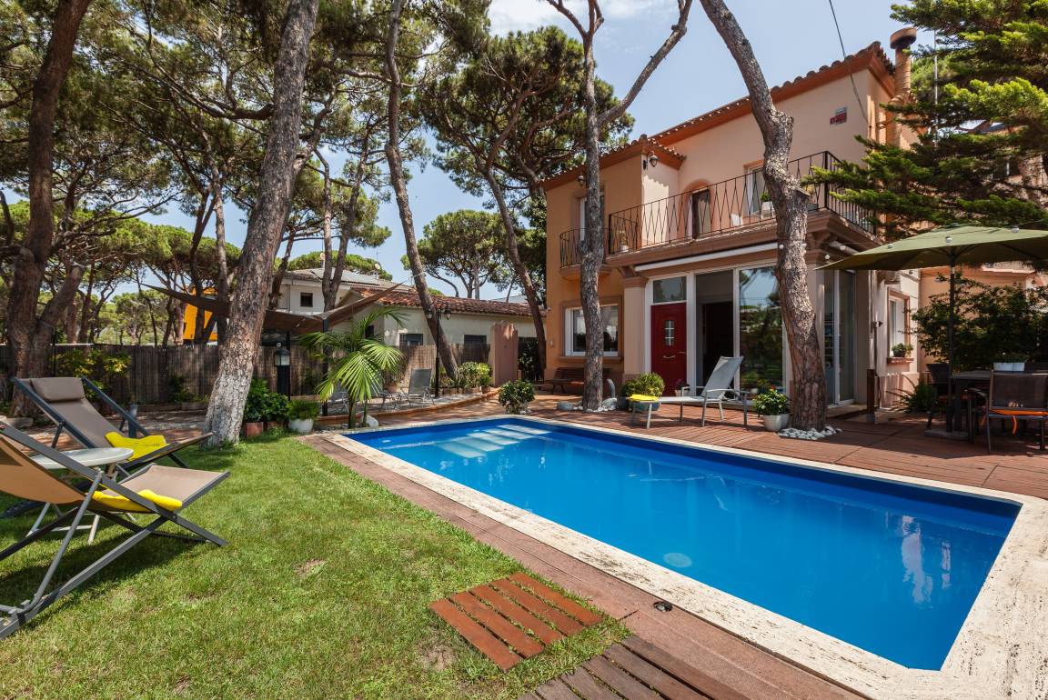 200 M² Villa ∙ 3 Schlafzimmer ∙ 6 Gäste - Castelldefels