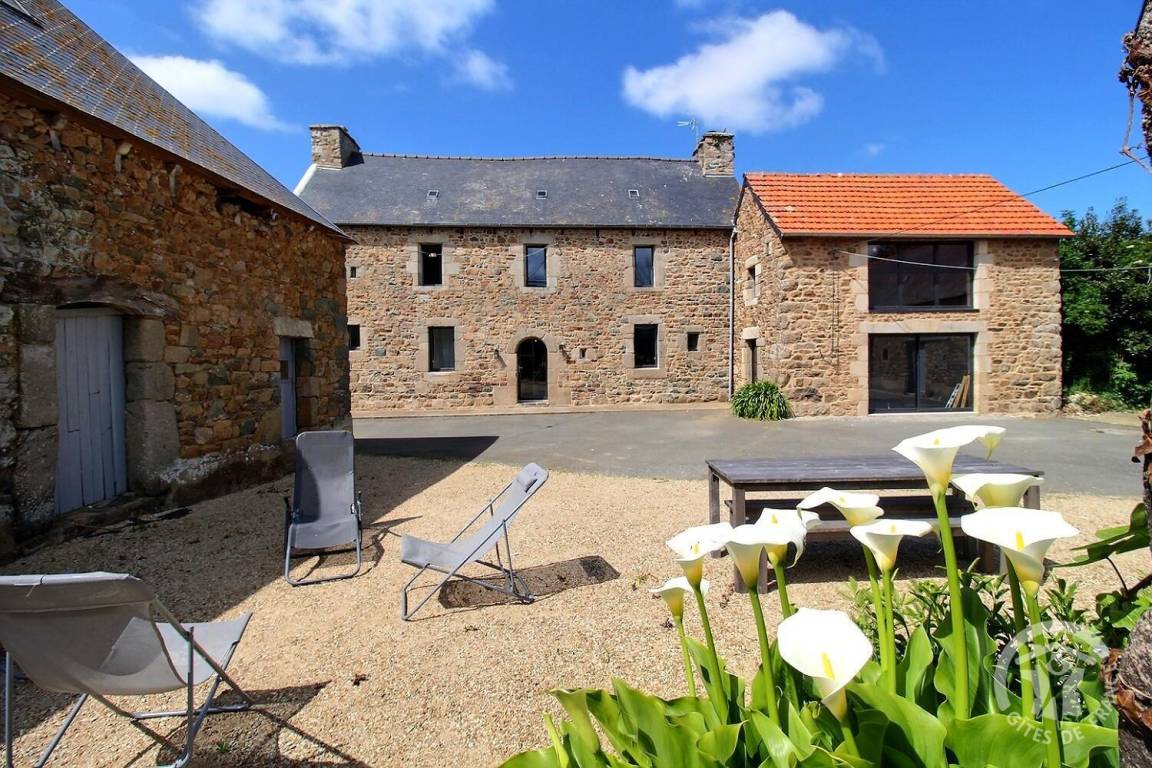 107 M² Gîte ∙ 2 Chambres ∙ 4 Personnes - Lézardrieux