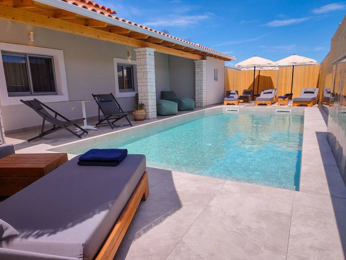 150 M² House ∙ 1 Bedroom ∙ 8 Guests - Ksamil