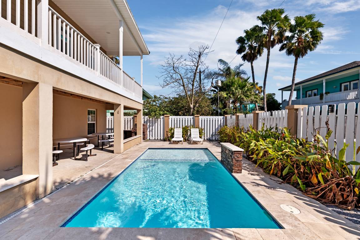 House ∙ 4 Bedrooms ∙ 16 Guests - South Padre Island, TX