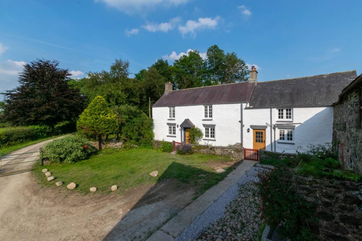 Cottage ∙ 4 Bedrooms ∙ 8 Guests - Llangollen