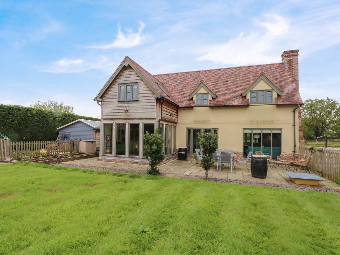 Cottage ∙ 4 Bedrooms ∙ 8 Guests - Wirral