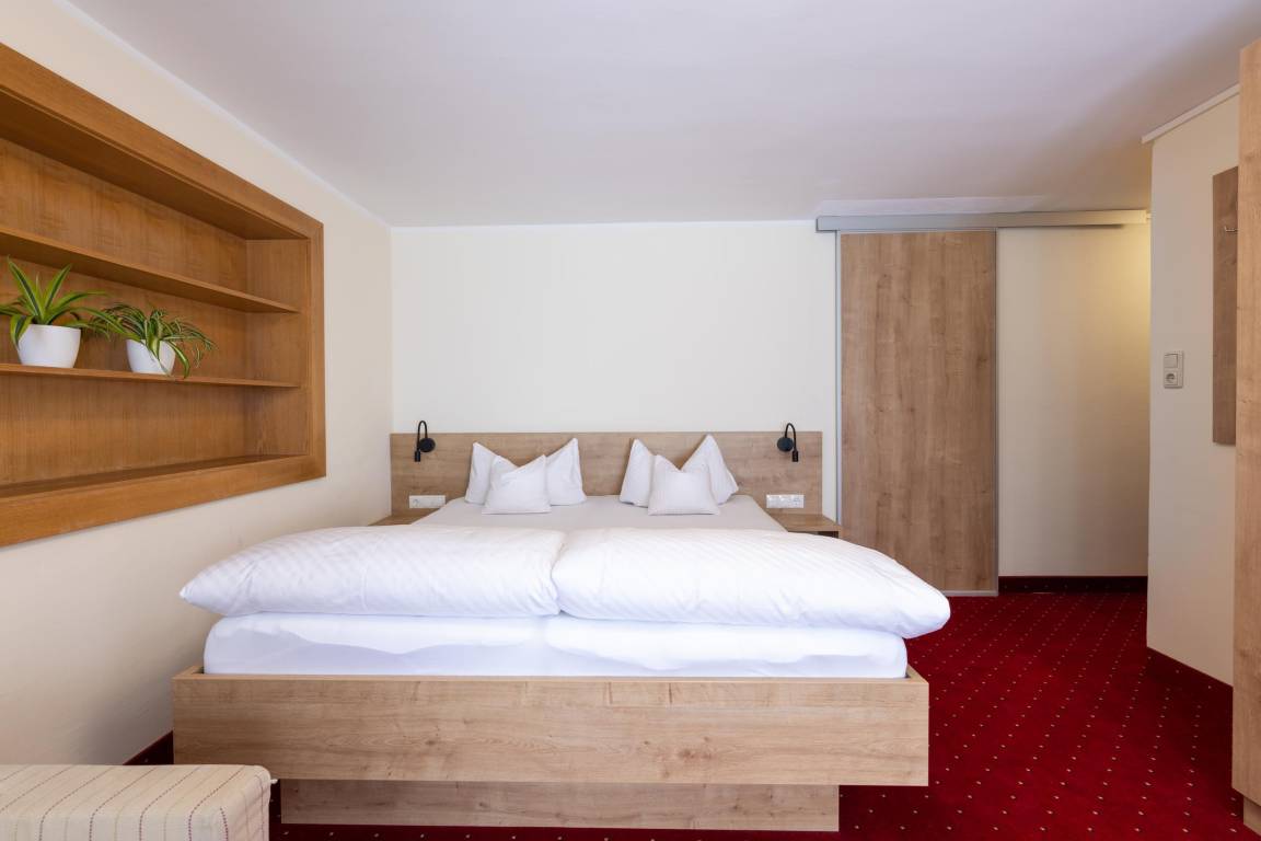 45 M² Ferienwohnung ∙ 2 Schlafzimmer ∙ 4 Gäste - Längenfeld