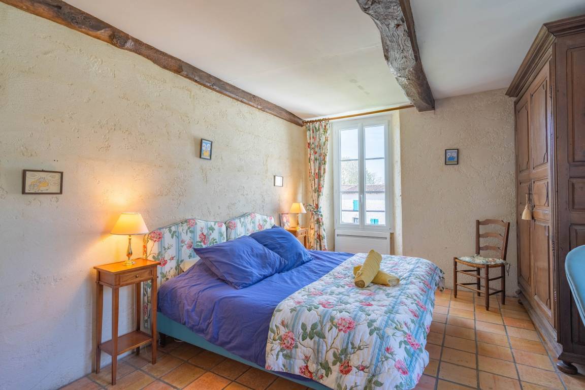 300 M² Chambre D'hôtes ∙ 1 Chambre ∙ 2 Personnes - Talmont-sur-Gironde