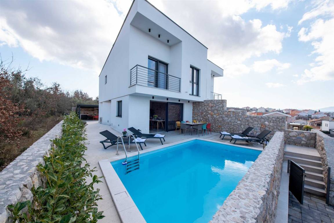 105 M² Villa ∙ 3 Makuuhuonetta ∙ 8 Vierasta - Punat
