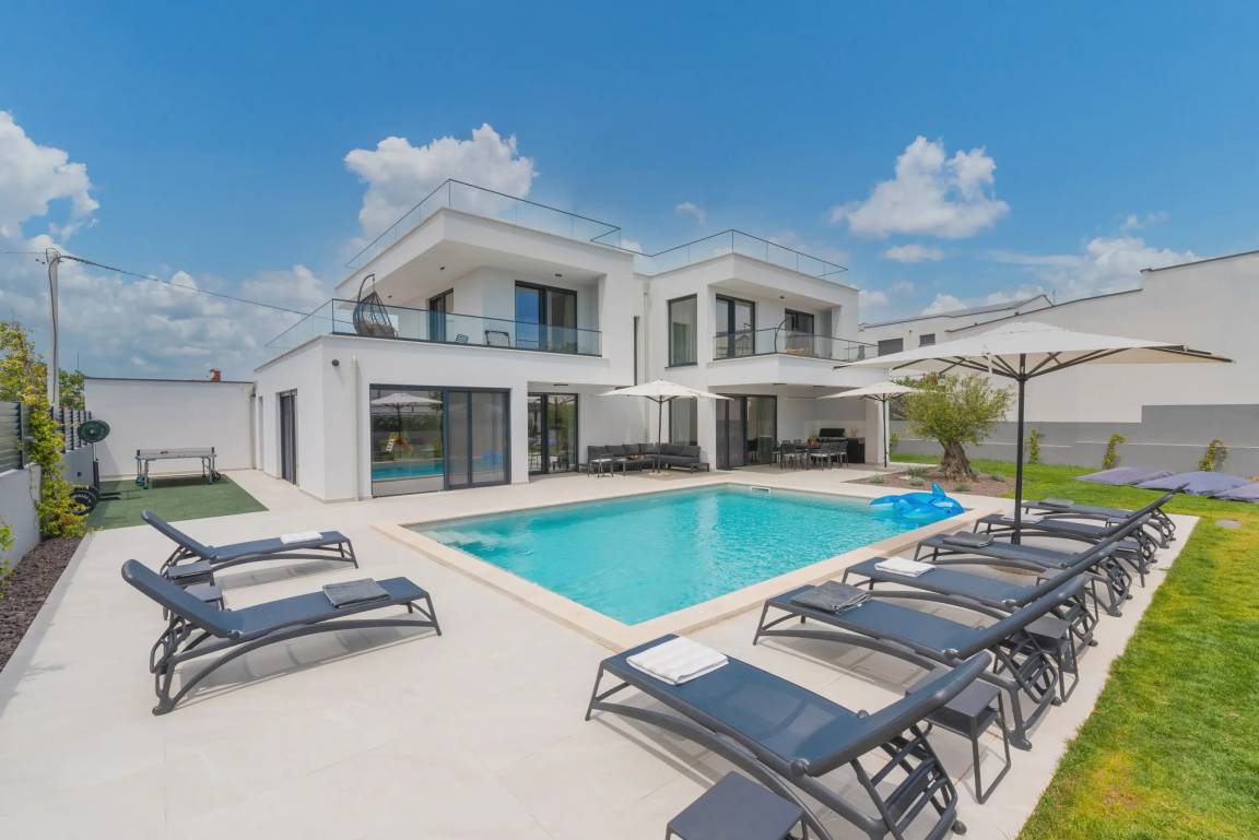 Villa ∙ 4 Schlafzimmer ∙ 8 Gäste - Pješčana Uvala
