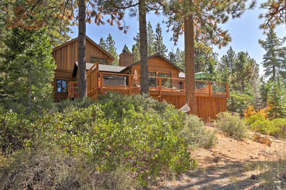 236 M² House ∙ 5 Bedrooms ∙ 8 Guests - Kings Beach, CA
